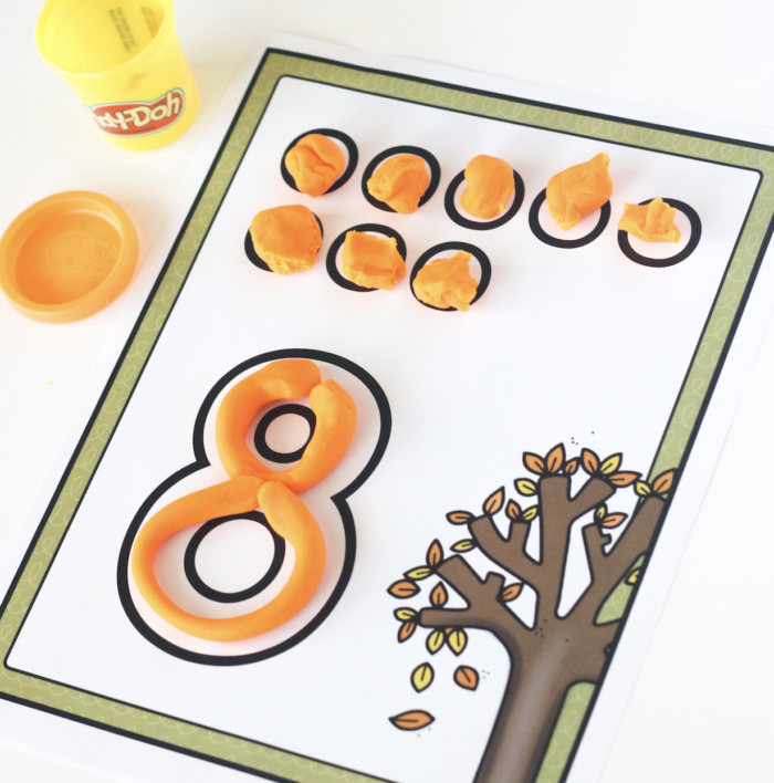 FALL THEMED LITERACY AND MATH CENTERS - Mrs. Jones Creation Station